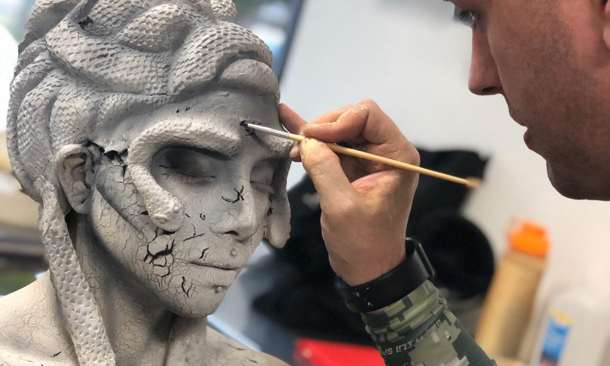 Best Makeup Artistry Schools, Makeup Classes at Cosmix